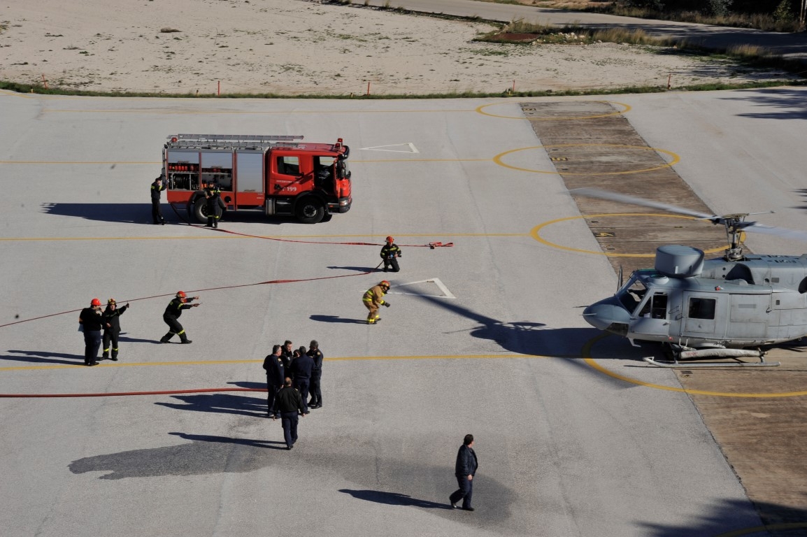 Άσκηση Μείζονος Ατυχήματος στο Ναυτικό Οχυρό Σκαραμαγκά - Πολεμικό ...
