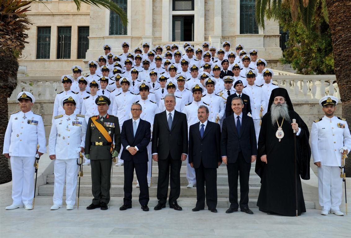 Τελετή Ορκωμοσίας Σημαιοφόρων Τάξεως 2013 - Πολεμικό Ναυτικό - Επίσημη ...