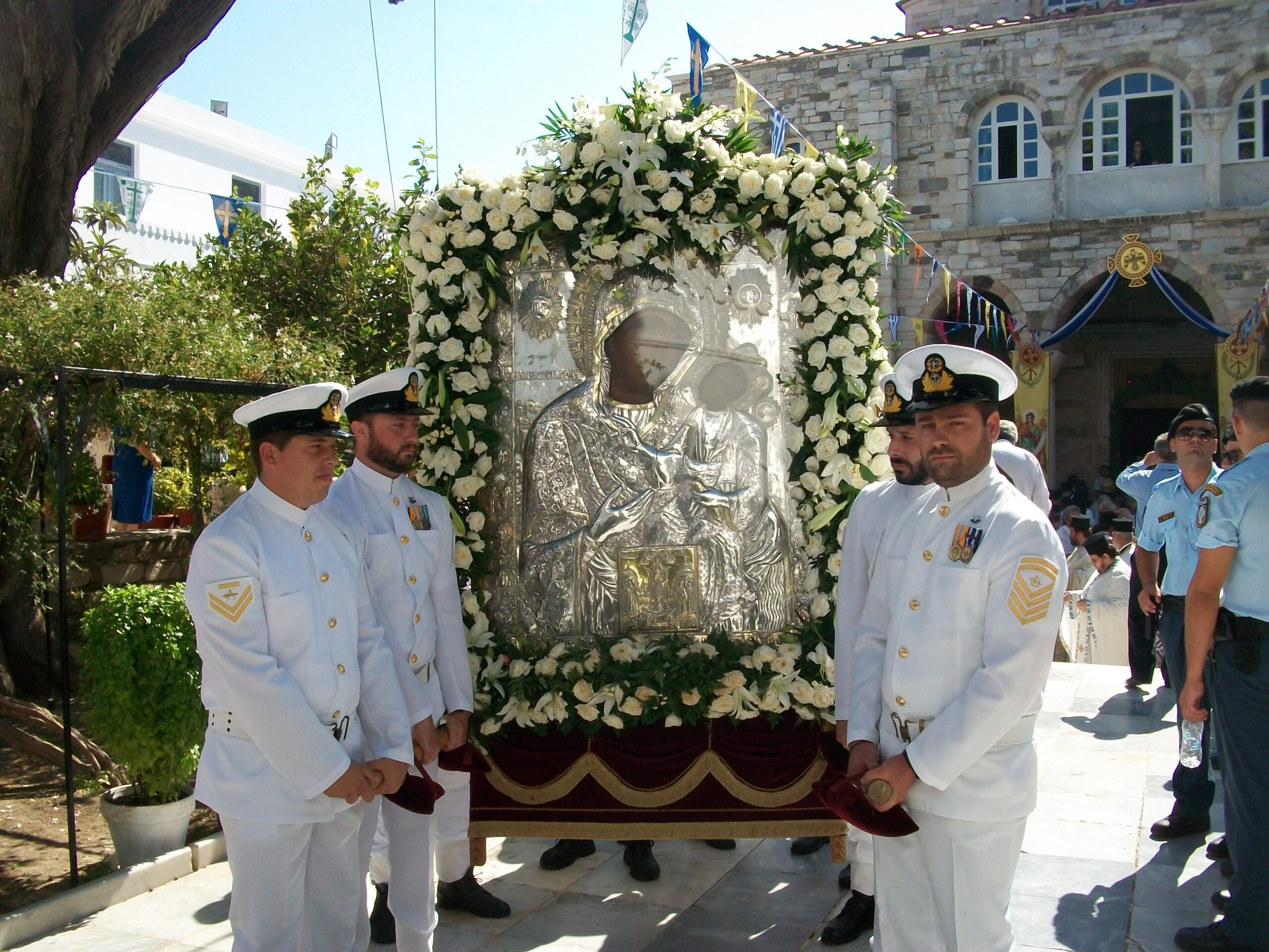 Εορτασμός της Παναγίας Εκατονταπυλιανής στην Πάρο - Πολεμικό Ναυτικό ...