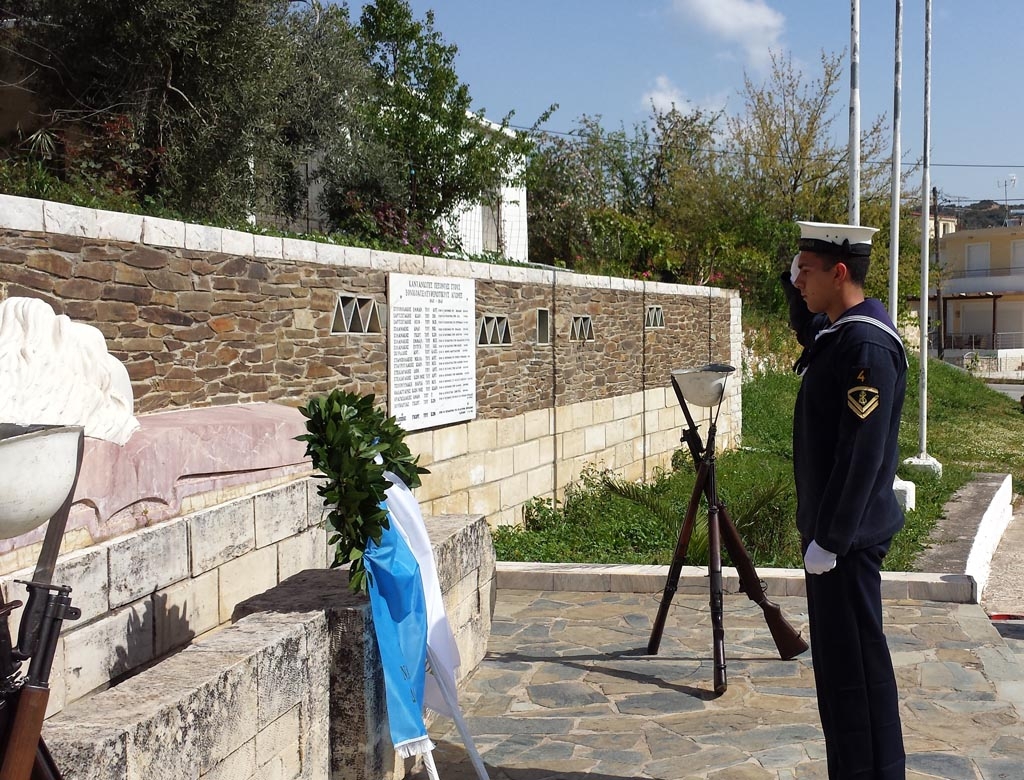 Επίσκεψη της Σχολής Ναυτικών Δοκίμων στην Κάντανο Χανίων - Πολεμικό ...