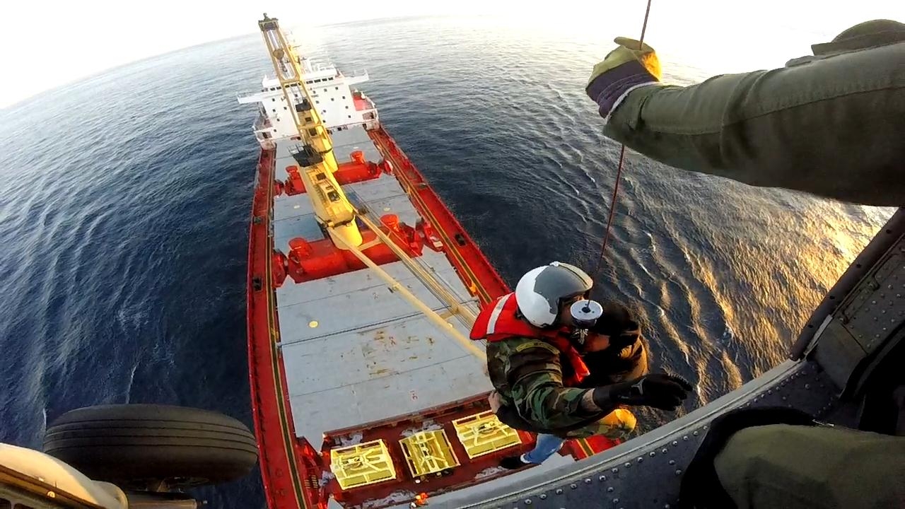 Μεταφορά Ασθενούς με Ελικόπτερο του Πολεμικού Ναυτικού - Πολεμικό ...