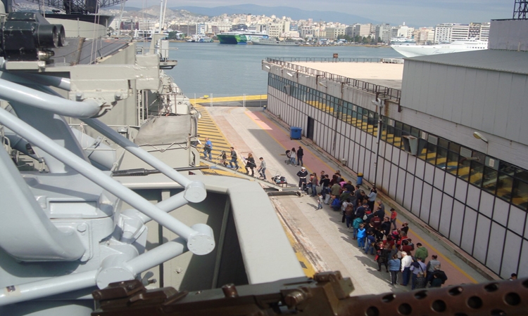 Επίσκεψη Κοινού σε Πολεμικά Πλοία για τον Εορτασμό της Επετείου της ...