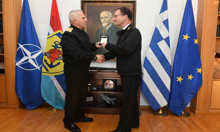 Επίσκεψη Διοικητού SNMG2 στο Στρατόπεδο “ΠΑΠΑΓΟΥ” - Πολεμικό Ναυτικό ...