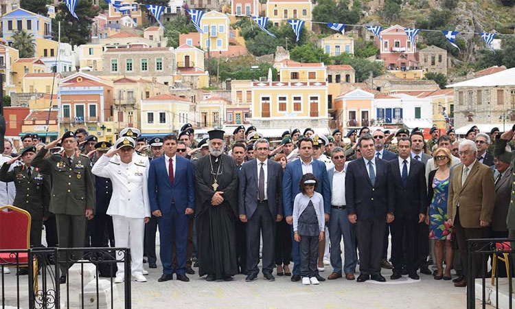 Συμμετοχή Αρχηγού ΓΕΝ στην 72η επέτειο της 8ης Μαΐου 1945 στη ν. Σύμη ...