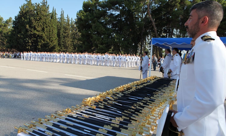 Τελετή Επίδοσης Ξιφών σε Αξιωματικούς Ειδικοτήτων ΠΝ - Πολεμικό Ναυτικό ...