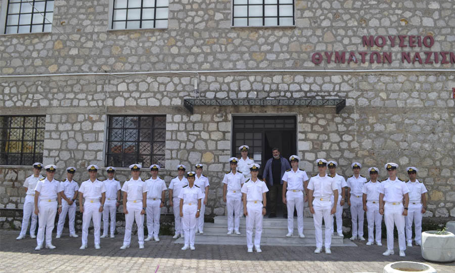 Επίσκεψη Σχολής Ναυτικών Δοκίμων σε Δίστομο και Καλάβρυτα - Πολεμικό ...