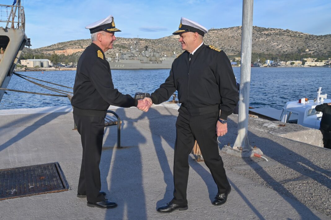 Κατάπλους Φρεγάτας ΣΠΕΤΣΑΙ στο Ναύσταθμο Σαλαμίνας - Πολεμικό Ναυτικό ...