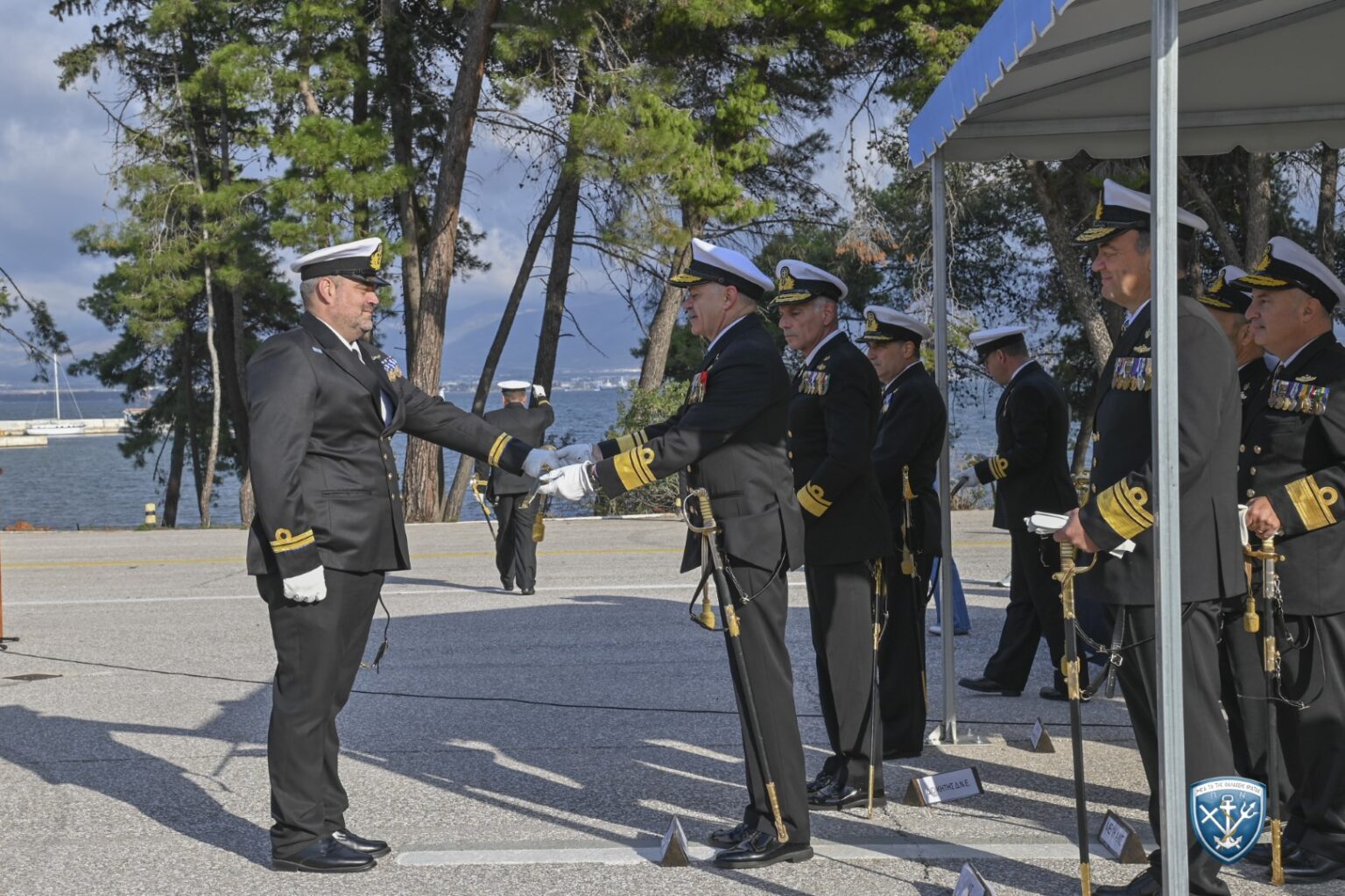 Τελετή Επίδοσης Ξιφών σε Αξιωματικούς Ειδικοτήτων ΠΝ - Πολεμικό Ναυτικό ...