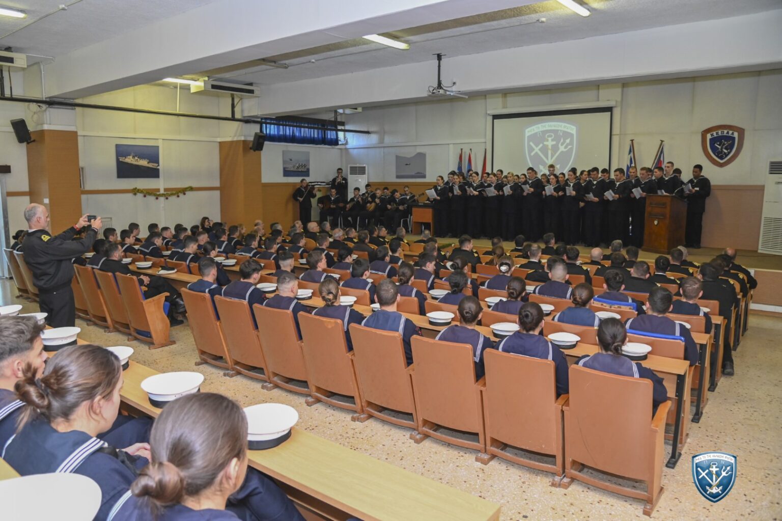 Ανταλλαγή Ευχών Αρχηγού ΓΕΝ για την Εορτή των Χριστουγέννων - Πολεμικό ...